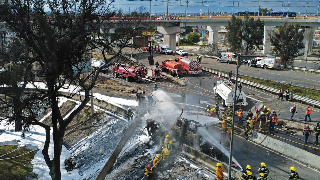 Trasladan a Texas a niña herida en explosión del puente La Concordia